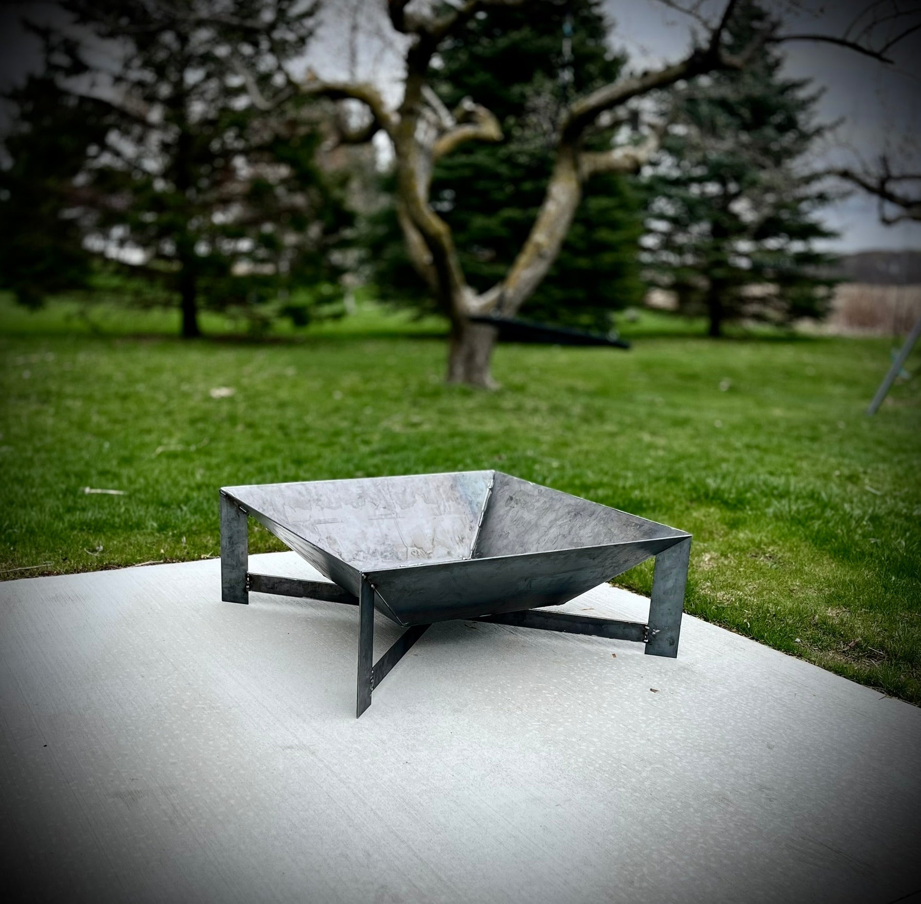 Modern Metal Outdoor Fire Pit - Multiple Sizes – Northern Forge, LLC